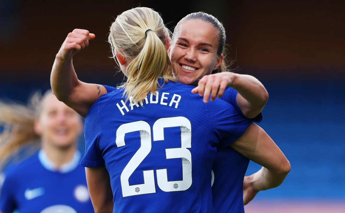 Chelsea And Arsenal Ease To Crucial Victories Womens Leagues And
